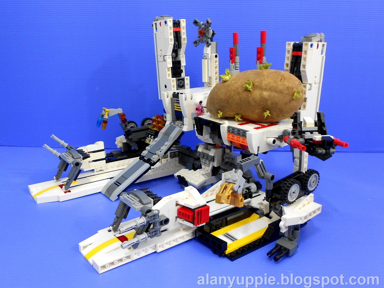 Alanyuppie's LEGO Transformers: LEGO Metroplex: Part 3 of 3: Base Mode