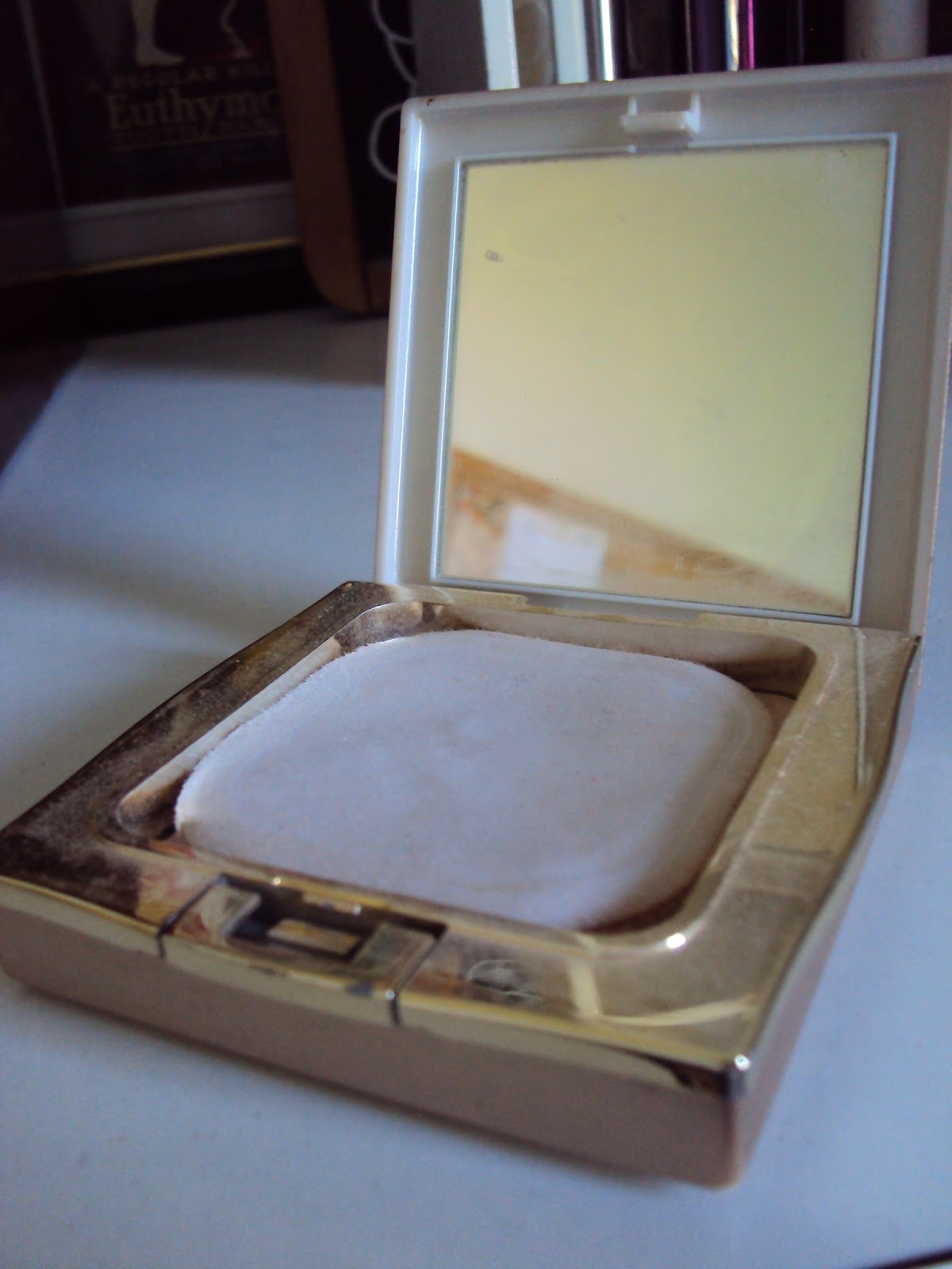 Cashmereandcushions UK: Vintage Makeup Collections, Compacts and Coming ...