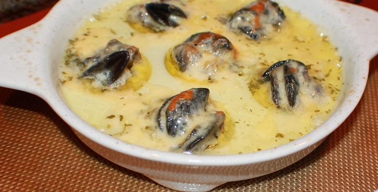 Escargot in White Wine | What's Cookin' Italian Style Cuisine
