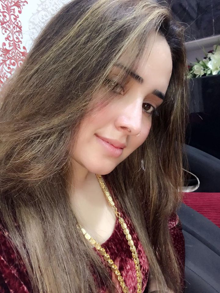Nadia Gul New Beautiful Pictures