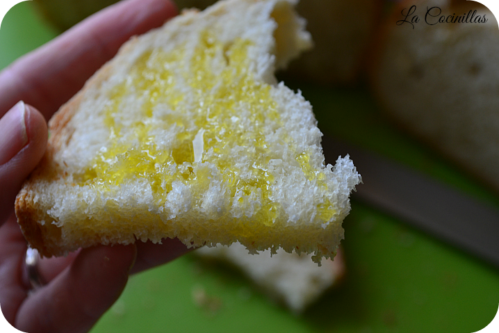 COMO HACER PAN ESPONJOSO Y CRUJIENTE - La Cocinillas
