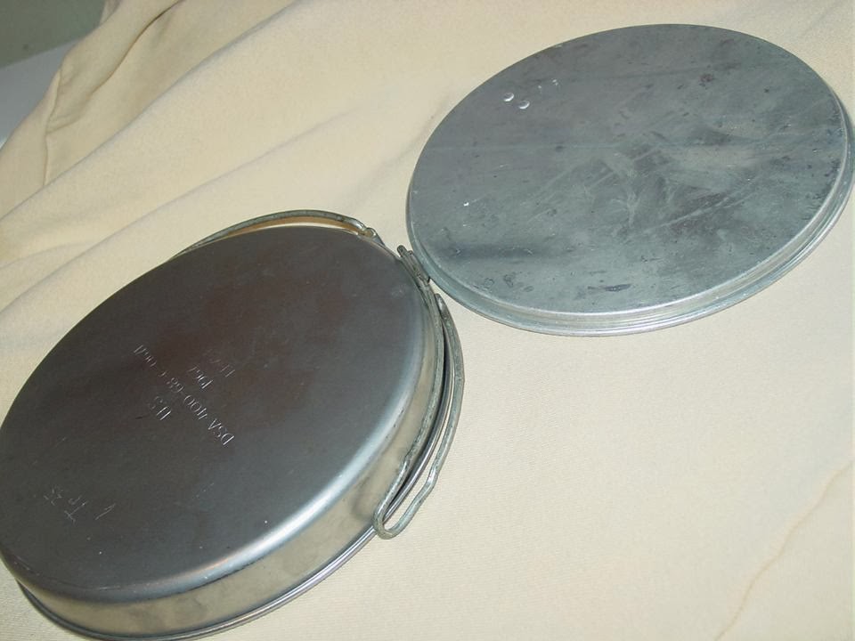 Webbingbabel: Military Mountain Cook Frying Pan 1967