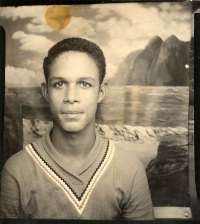 36 Cool Portraits From Photo Booths That Defined Men's Hairstyles in ...