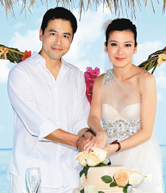 Kelly Lin Weds BF Chris Young in Maldives ~ KAY'S ENTERTAINMENT