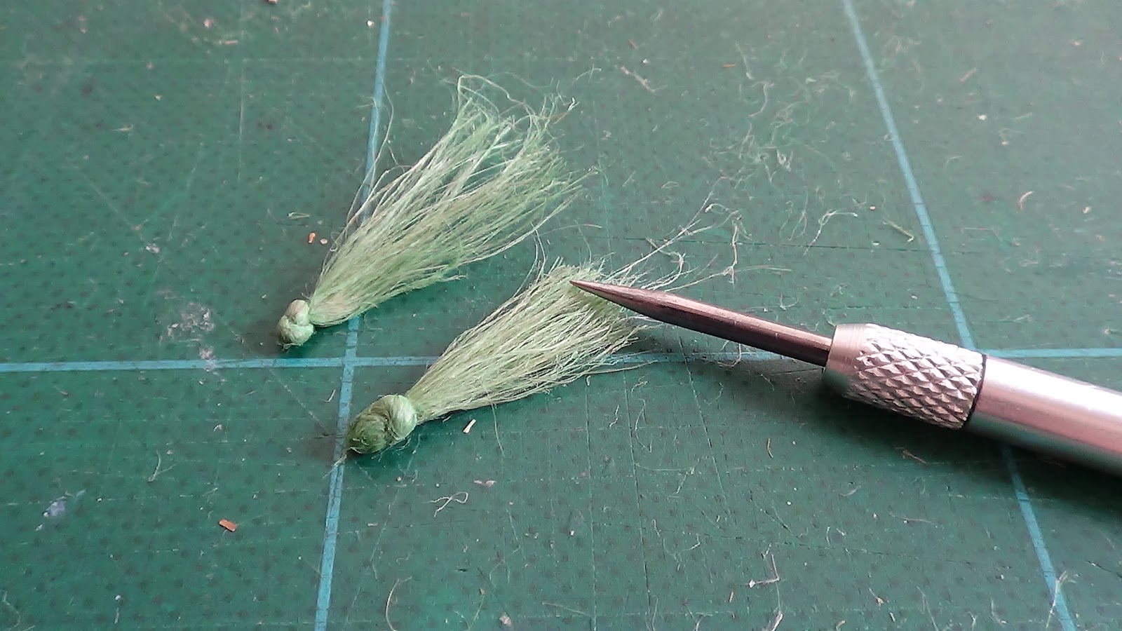 Size's military scale models: How to make grass in 1/35th scale?