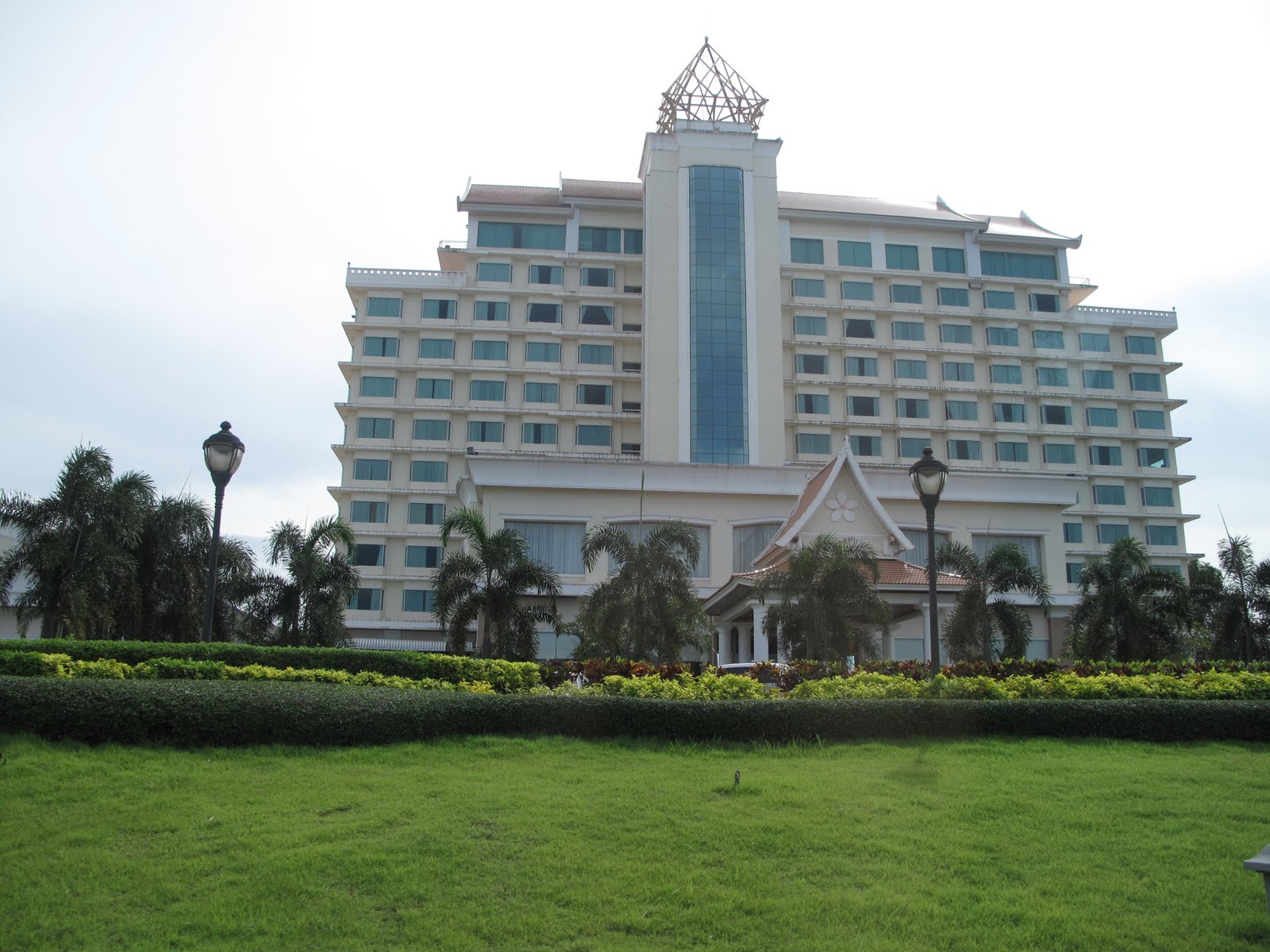 Pakse | Champasak Grand Hotel | 11 floors | SkyscraperCity Forum
