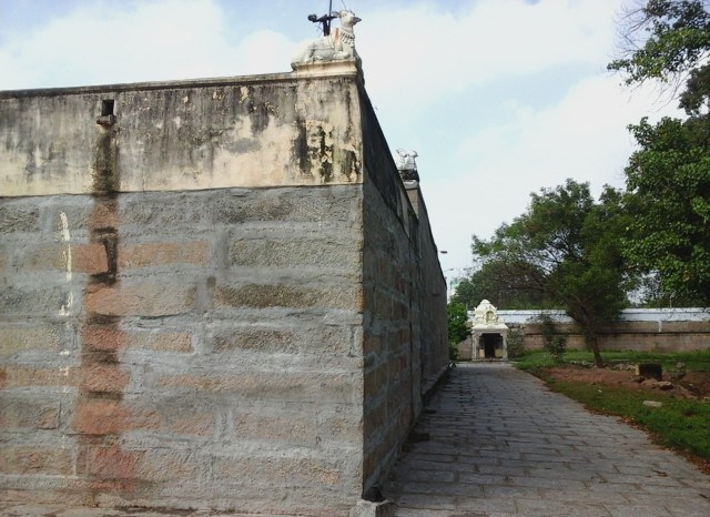 Tamilnadu Tourism: Jalanatheeswarar Temple, Thakkolam – The Temple