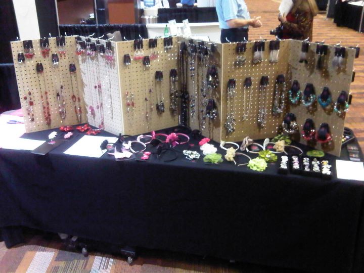 Jewelry For Five Support: Duct Tape Folding Display