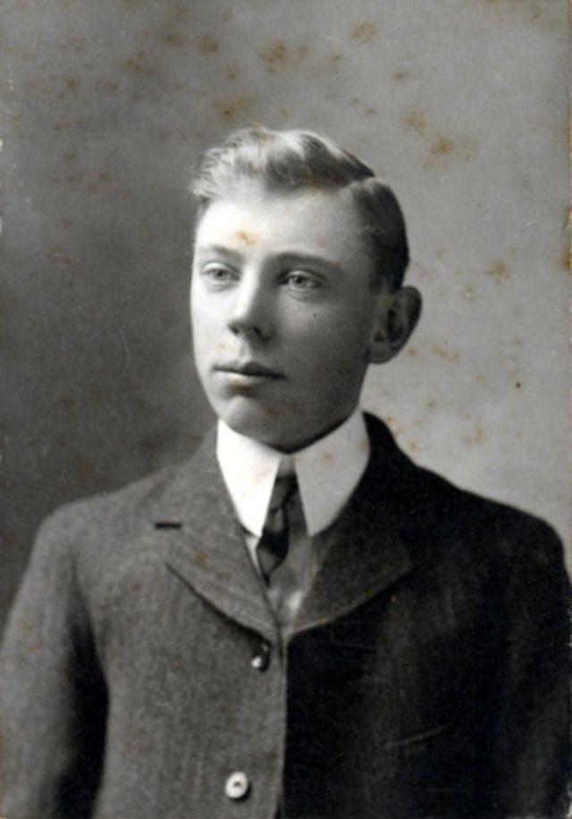 35 Old Photos That Defined Young Men's Fashion in the Early 20th ...