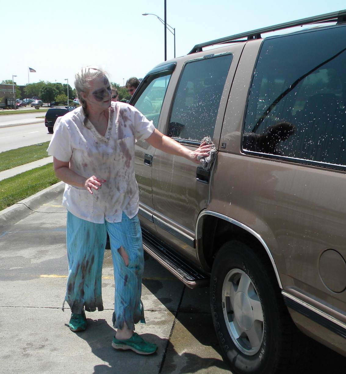 Introverted Wife: Zombie Car Wash