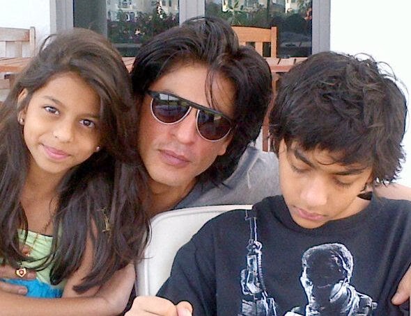 Shahrukh Khan Family Photos With Wife and Children. - Photos Collections