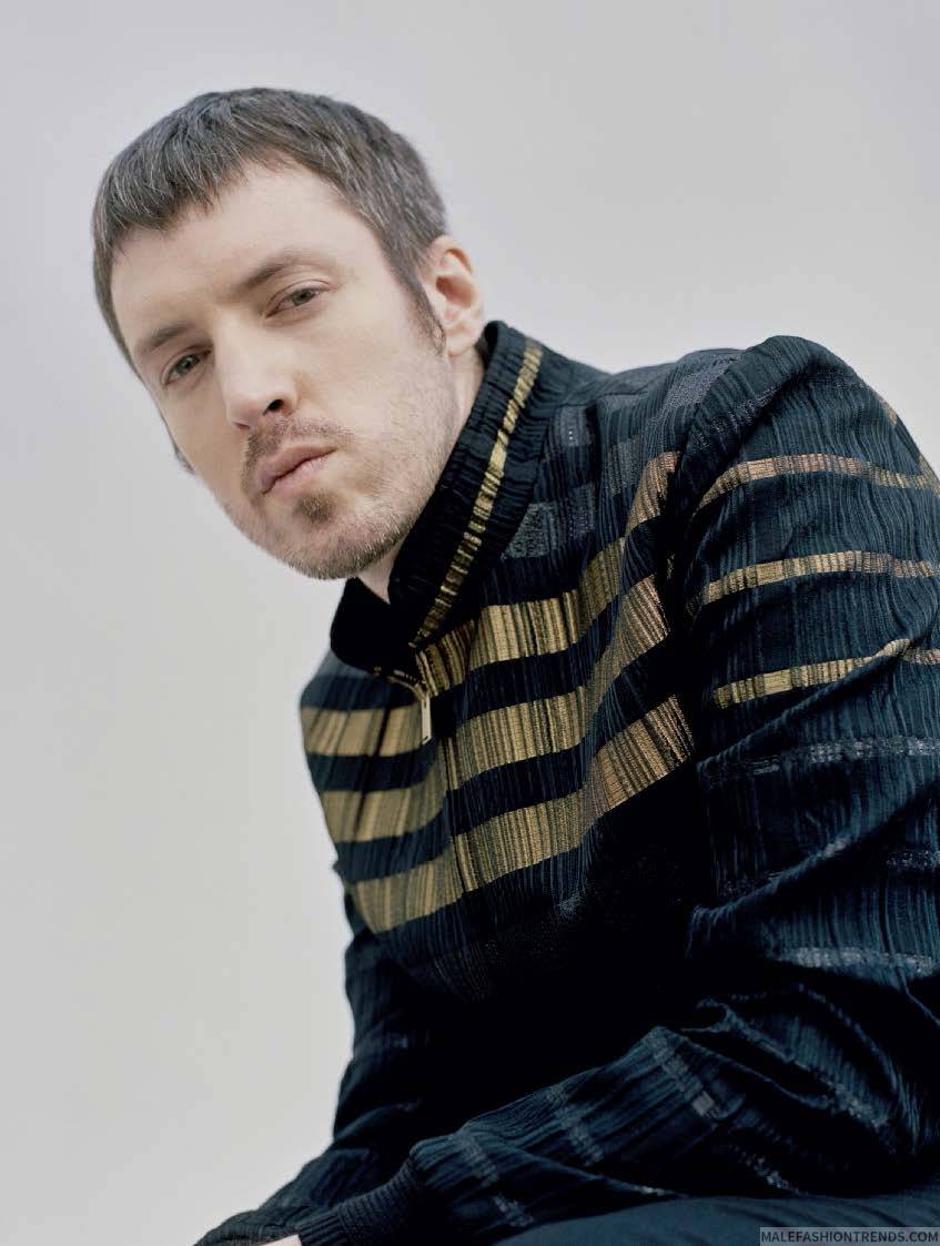 SebastiAn para L'Officiel Hommes Paris por Mia Dabrowski