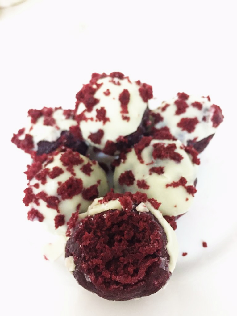 RED VELVET TRUFFLES - 7 DAYS OF RED VELVET / Nairobi Kitchen