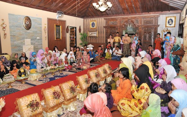 Sampan Terakhir: Ruang Tamu ala Istana Bali