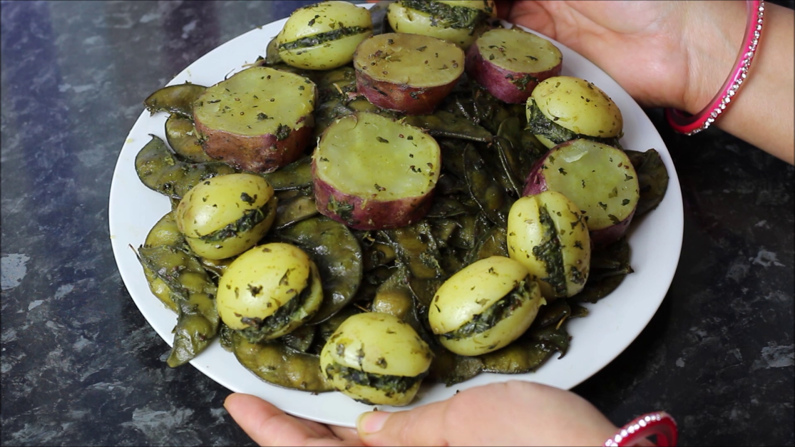 Dipa's Kitchen: How to make Umbadiyu in pressure cooker | सूरती उन्धियु ...