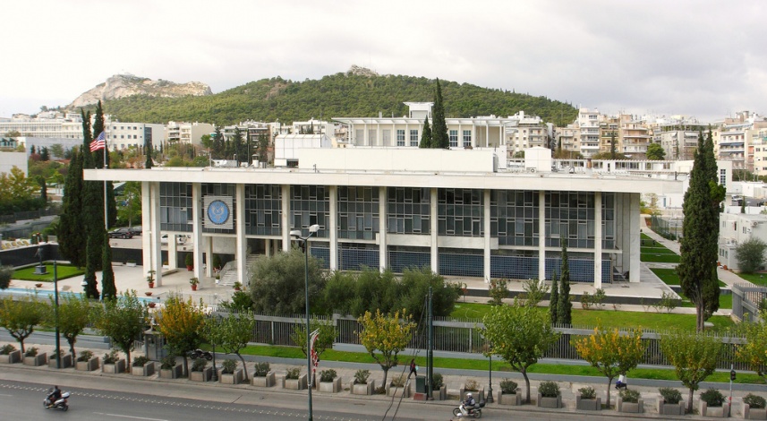 ΜΕ ΑΠΟΡΡΗΤΑ ΔΕΛΤΙΑ ΣΤΑ ΚΕΝΤΡΙΚΑ Η ΑΜΕΡΙΚΑΝΙΚΗ ΠΡΕΣΒΕΙΑ ΕΝΗΜΕΡΩΝΕΙ ΓΙΑ ...