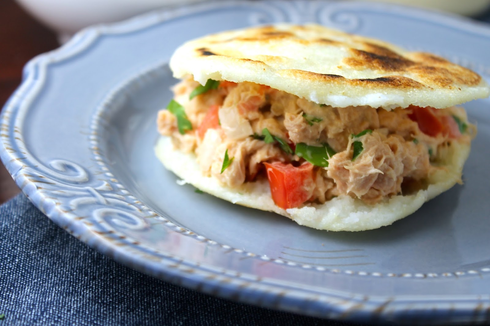 Savoir Faire: Arepas rellenas de ensalada de atún con mayonesa