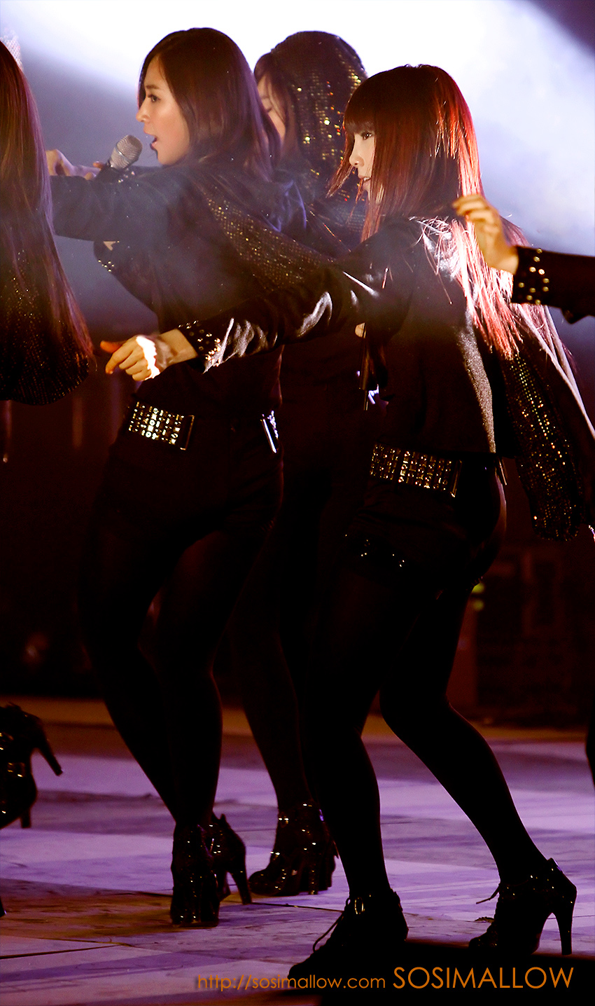 YGGJ from SOSIMALLOW: Taeyeon. Seojeong university festival. May 1, 2010