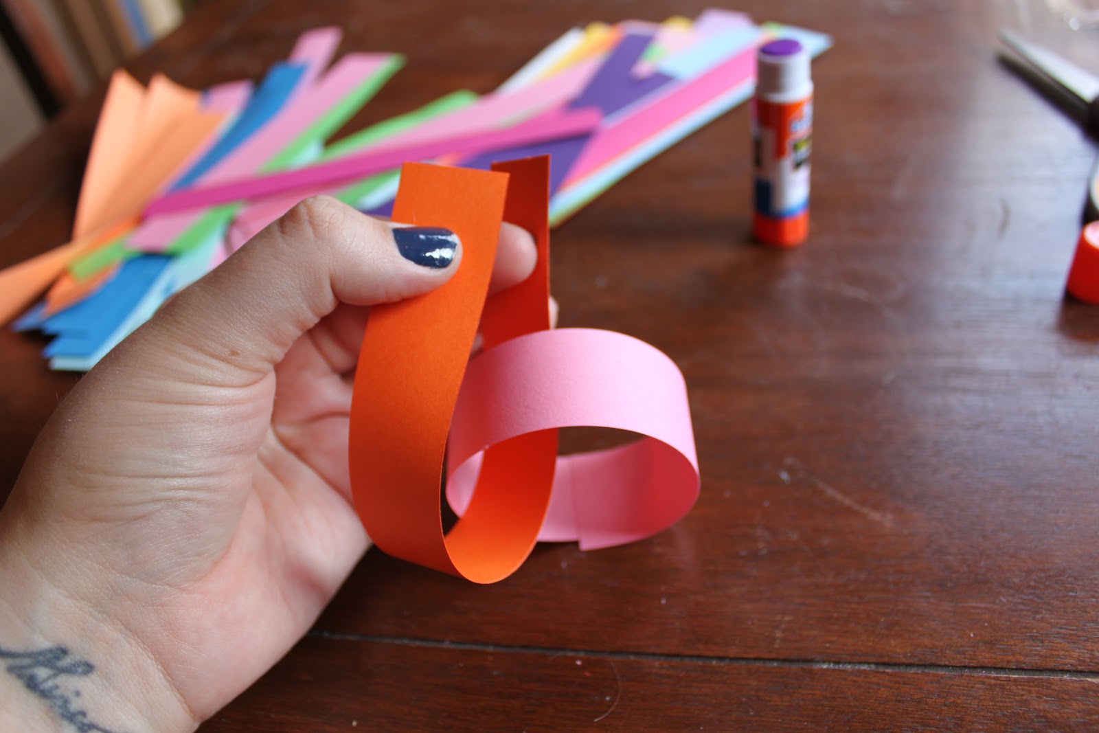 on my honor...: DIY: Paper Chain Countdown