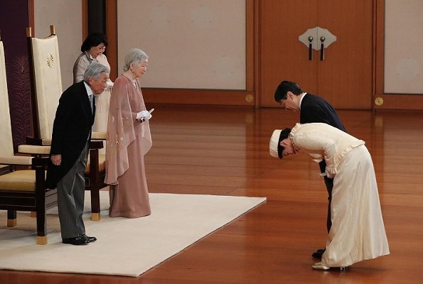 Emperor Akihito and Empress Michiko celebrate their diamond wedding ...