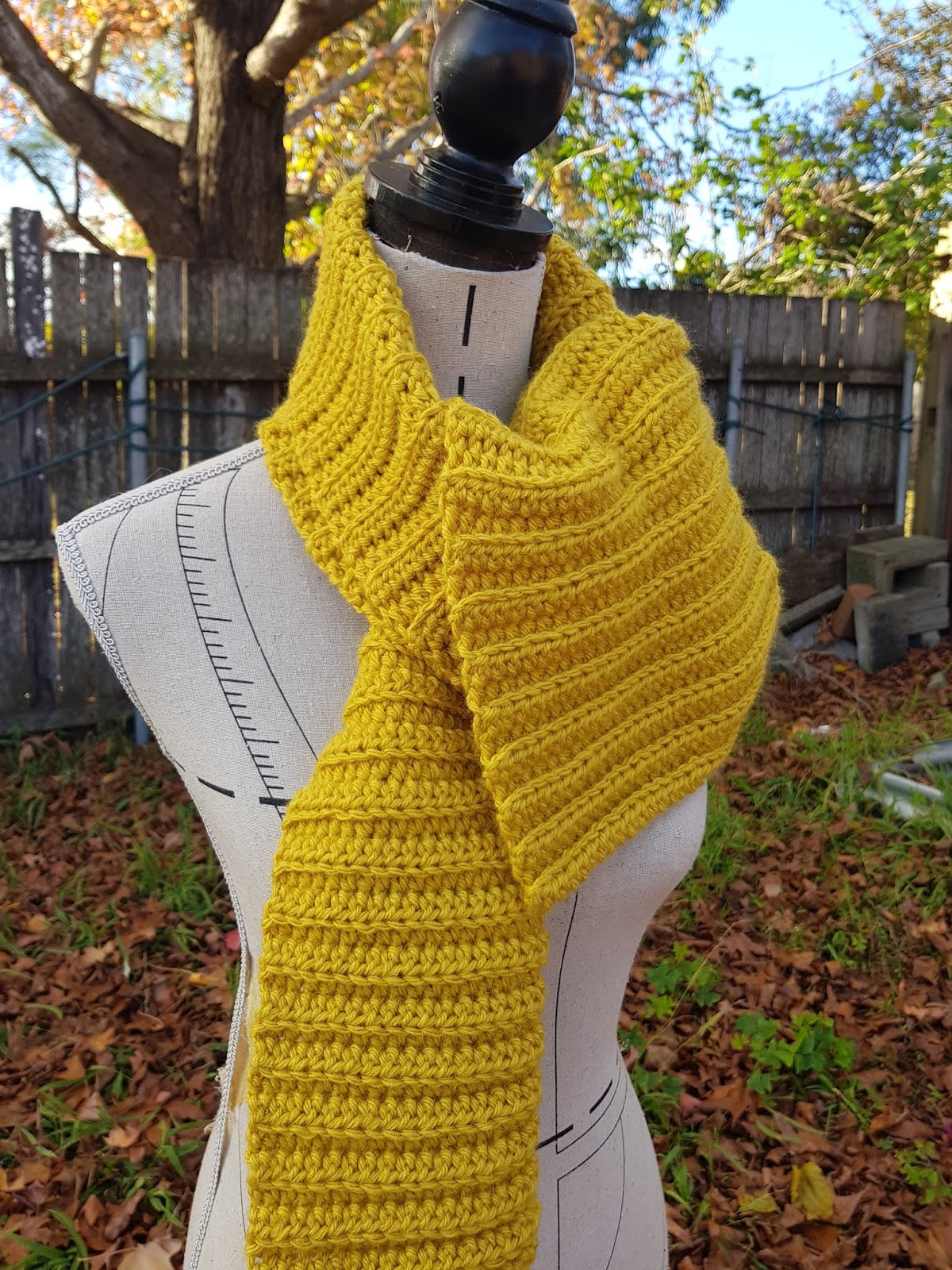 Emma Wilkinson Designs: Mustard Scarf - free Pattern