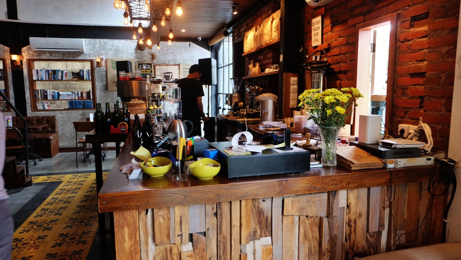 Pison Coffee, Seminyak, Bali