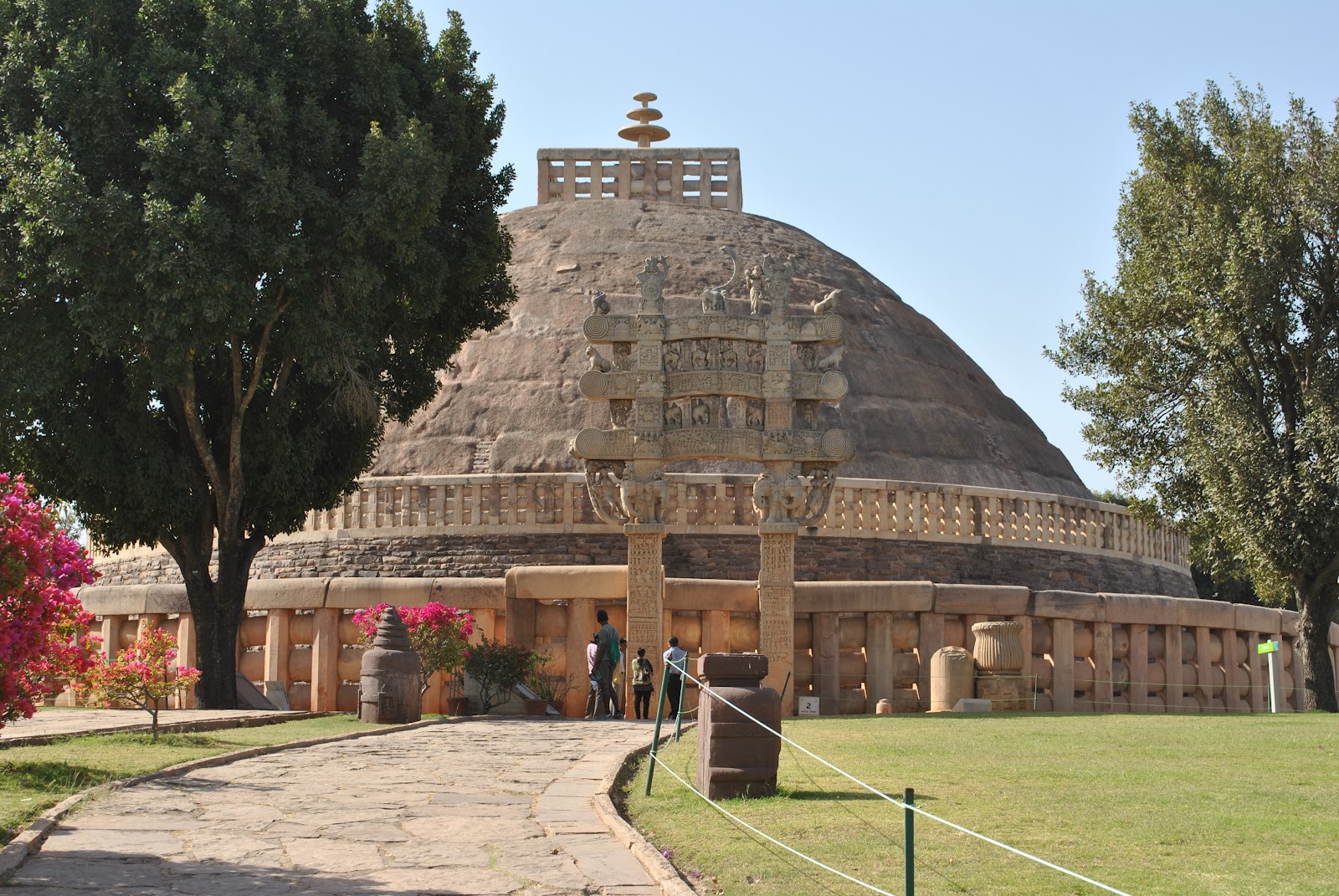 Just What were u thinking...: Sanchi Stupas - Buddhism's holy grail