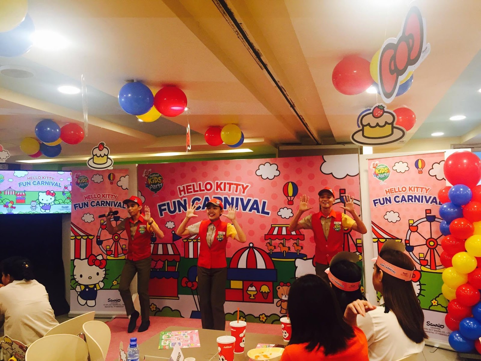 Jollibee Introduces Hello Kitty Fun Carnival Party ~ Viva Manilena