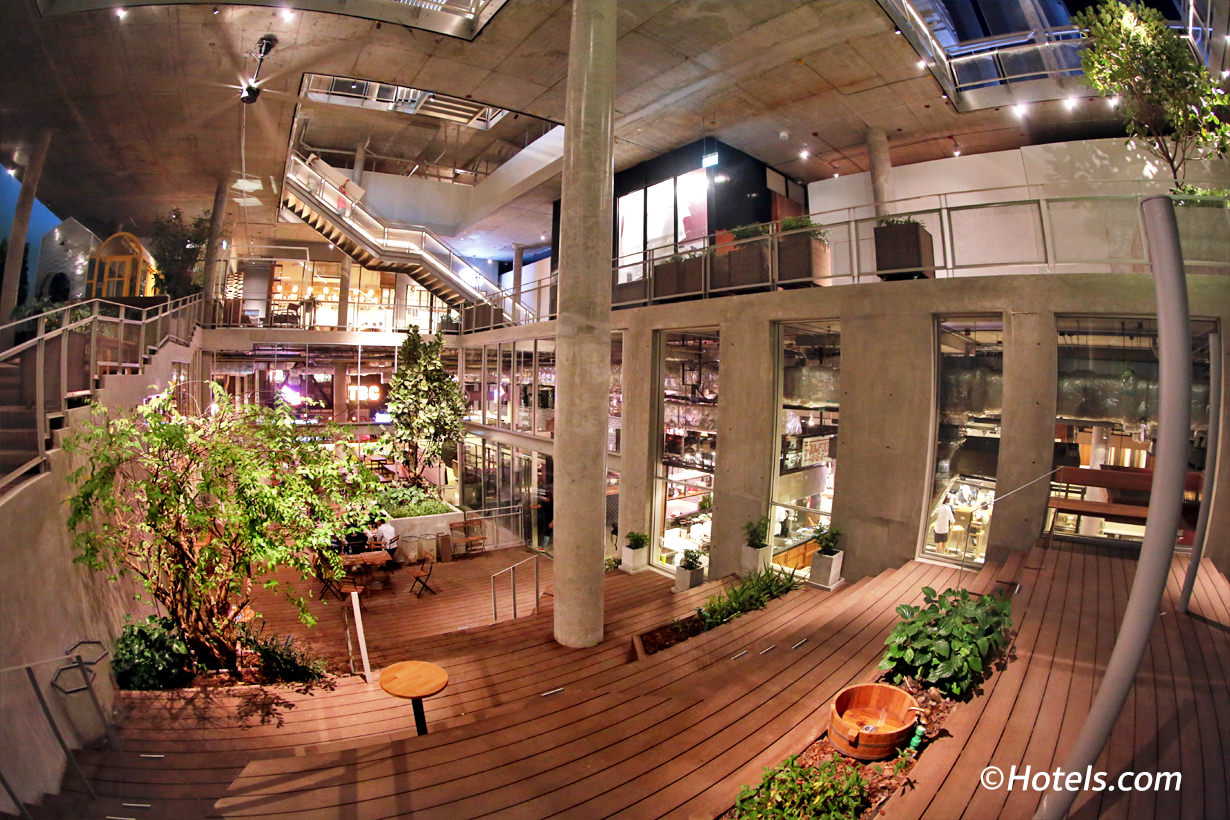 Thai Sanoo: the commons thonglor