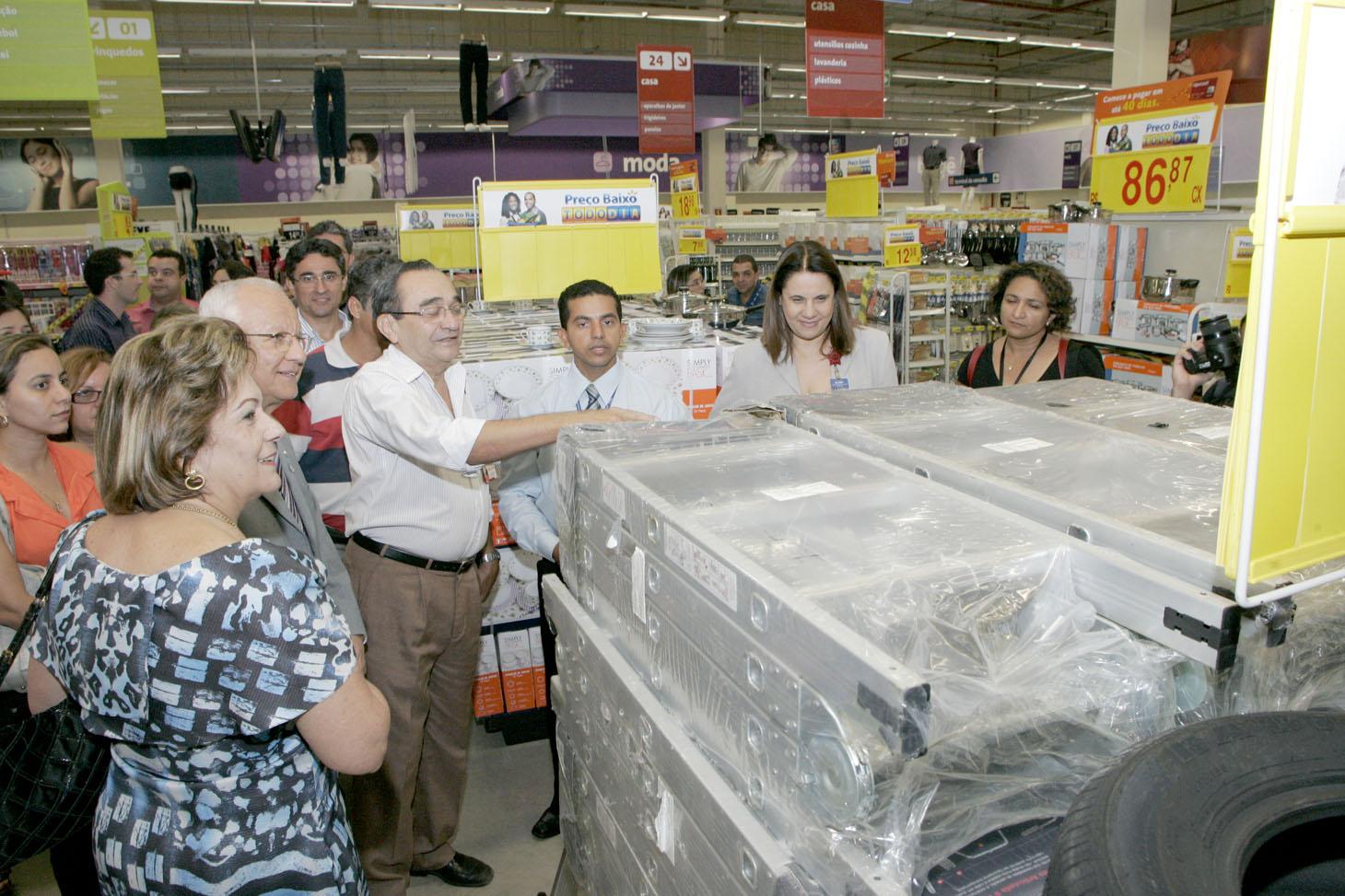 Gazeta de Notícias: Walmart inaugura primeiro Hiper Bompreço de ...