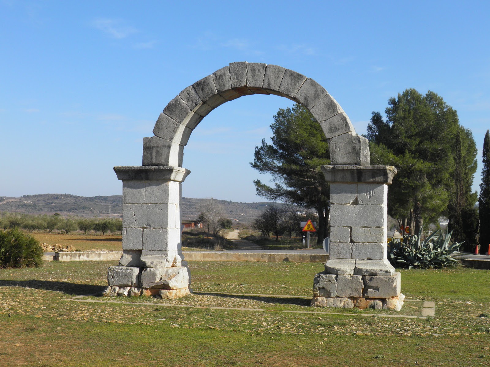 4FOTOS: ARCO ROMANO DE CABANES (Castellón de la plana)