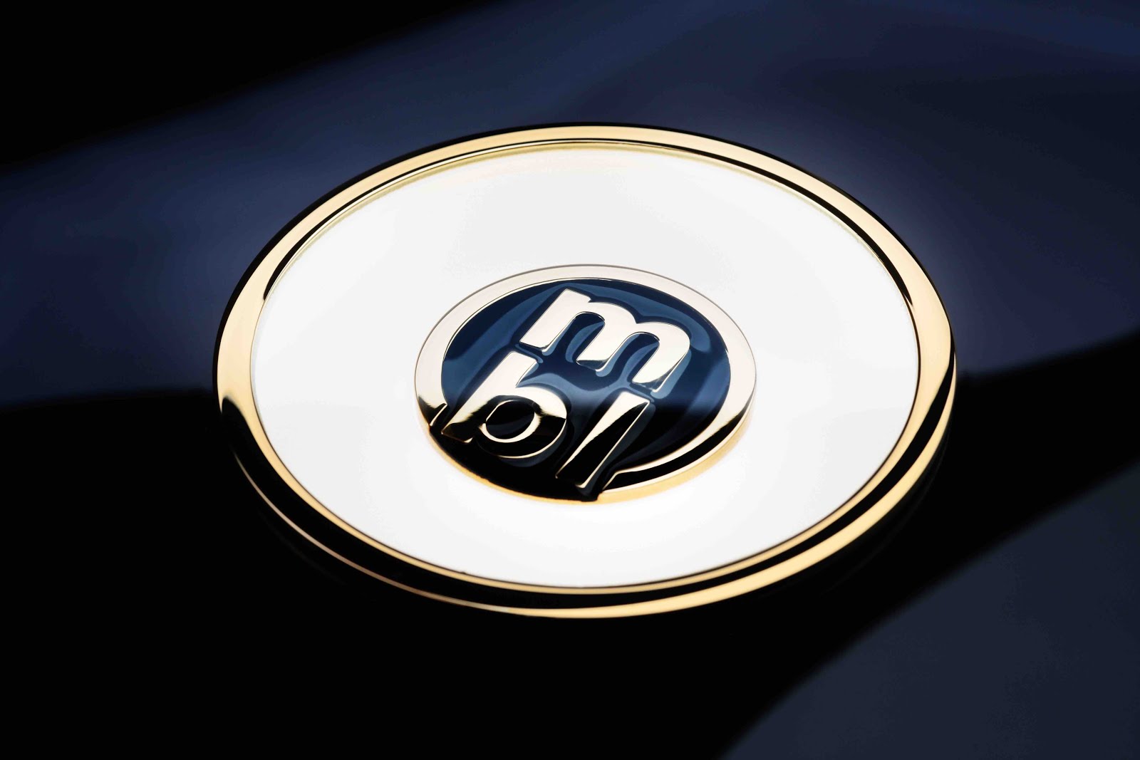 NEW MBL N11 PREAMPLIFIER AND N15 MONOBLOCKS IN MUNICH – M & S ...