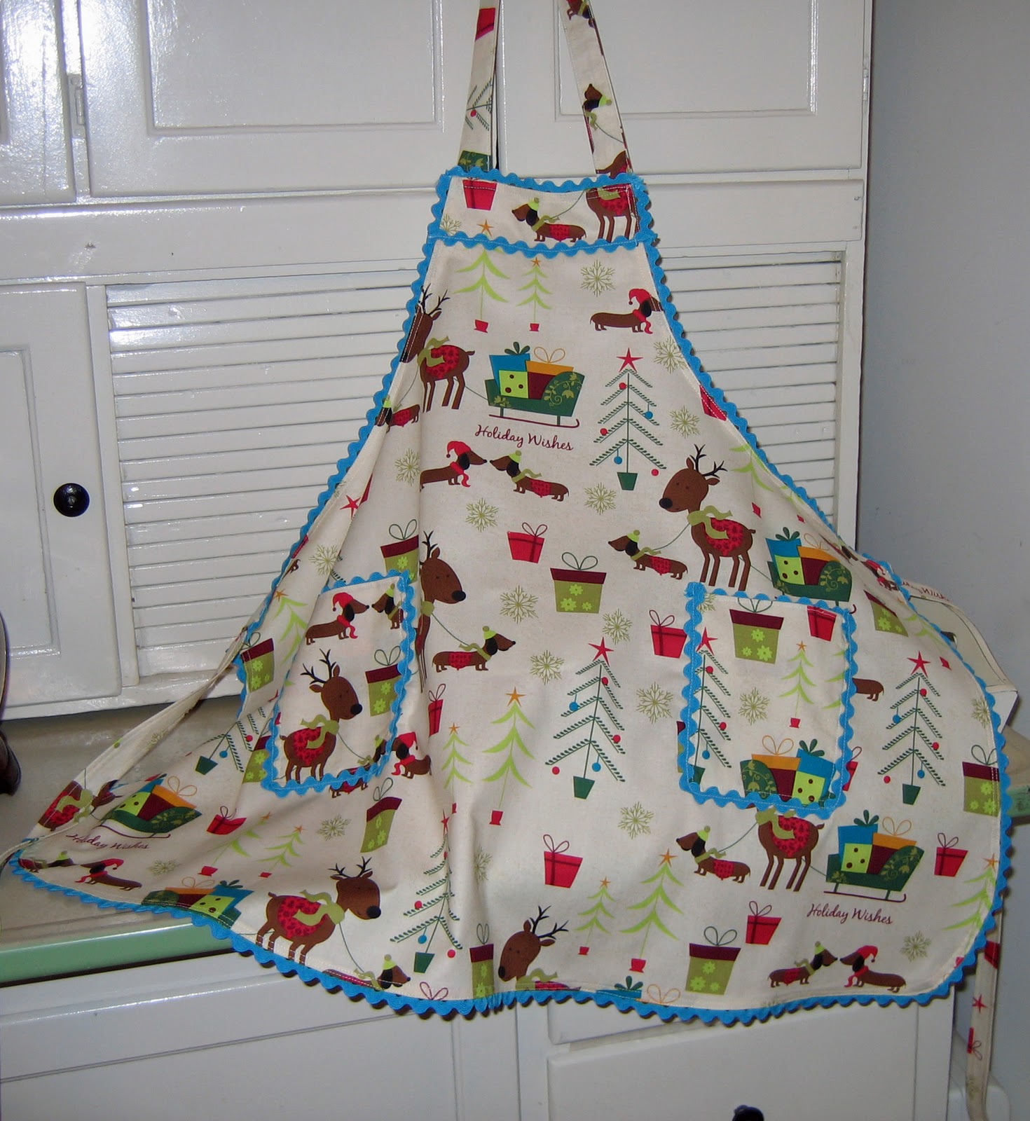 Hibiscus House: Home Made Christmas Apron: Grandmama Cora's Pattern