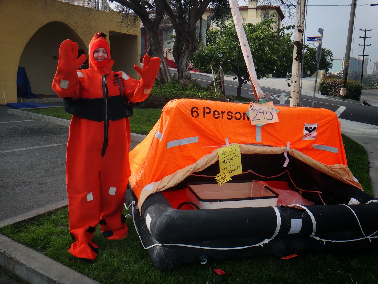 The Official Minney's Yacht Surplus Blog: HELP WANTED ! Survival suit ...