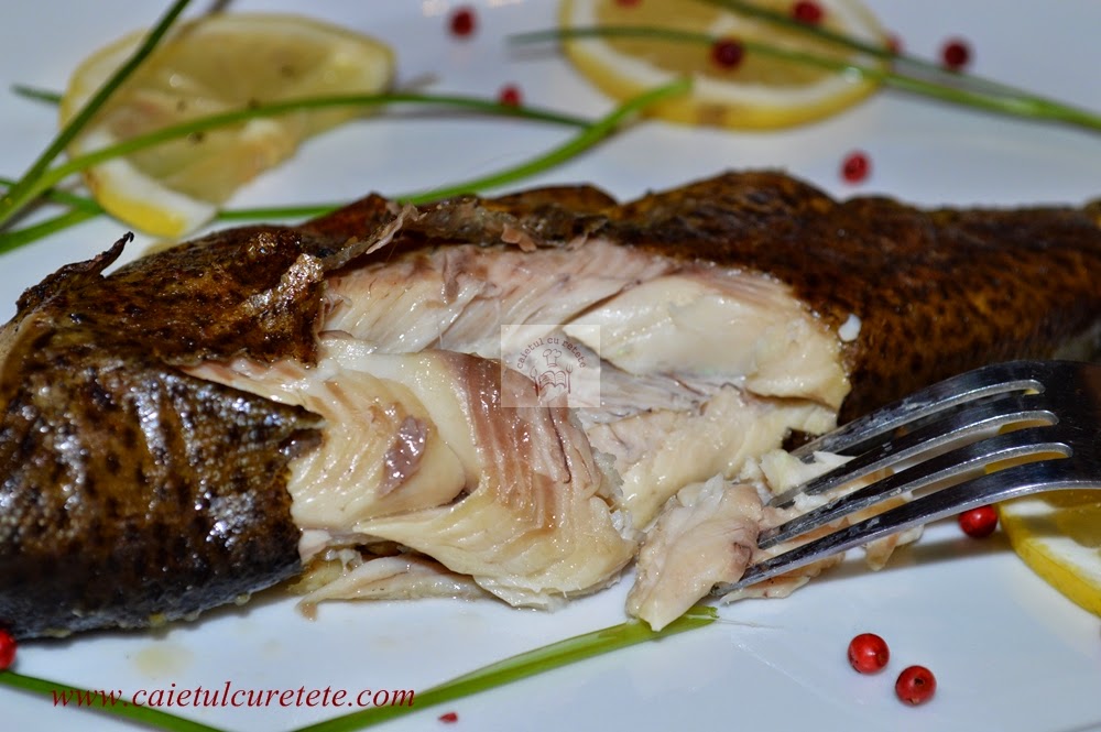 Pastrav la cuptor cu vin, lamaie si rozmarin - CAIETUL CU RETETE
