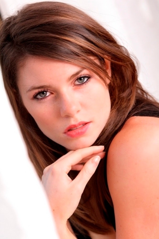 STAR CELEBRITY WALLPAPERS: Alison Carroll HD Wallpapers