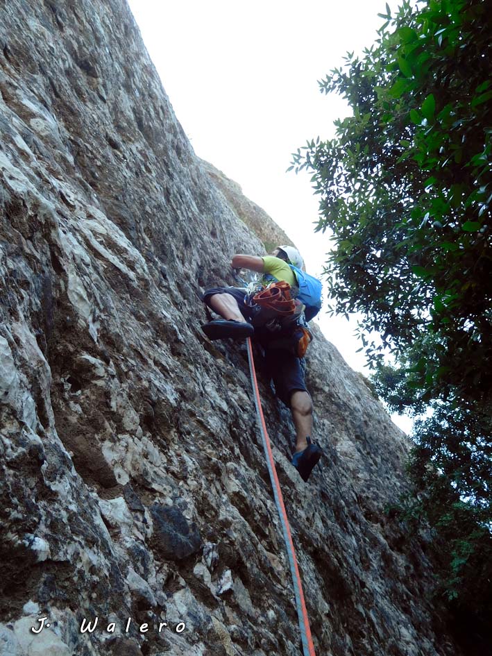 Joan Begué Puig a l'Agulla del Megui (cota 448)