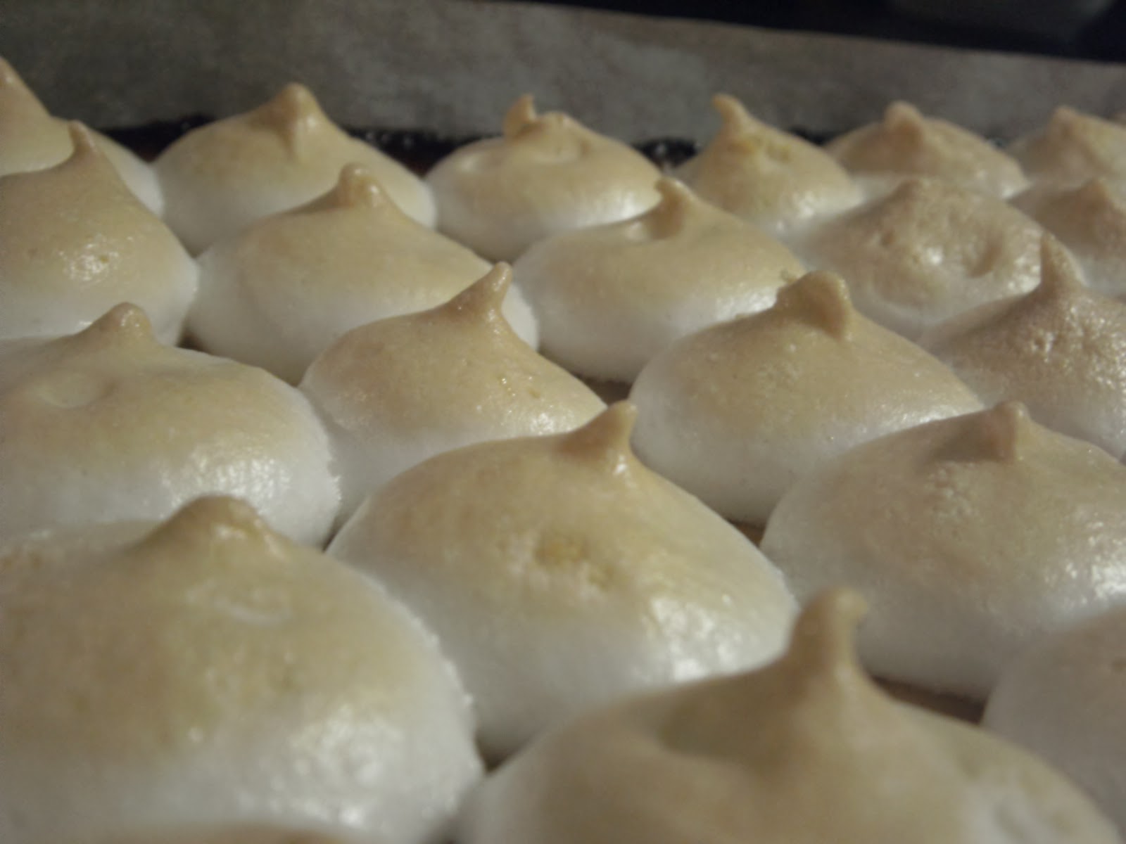 Tickle Your Tastebuds!: Lemon-Passion Fruit Meringue Slice