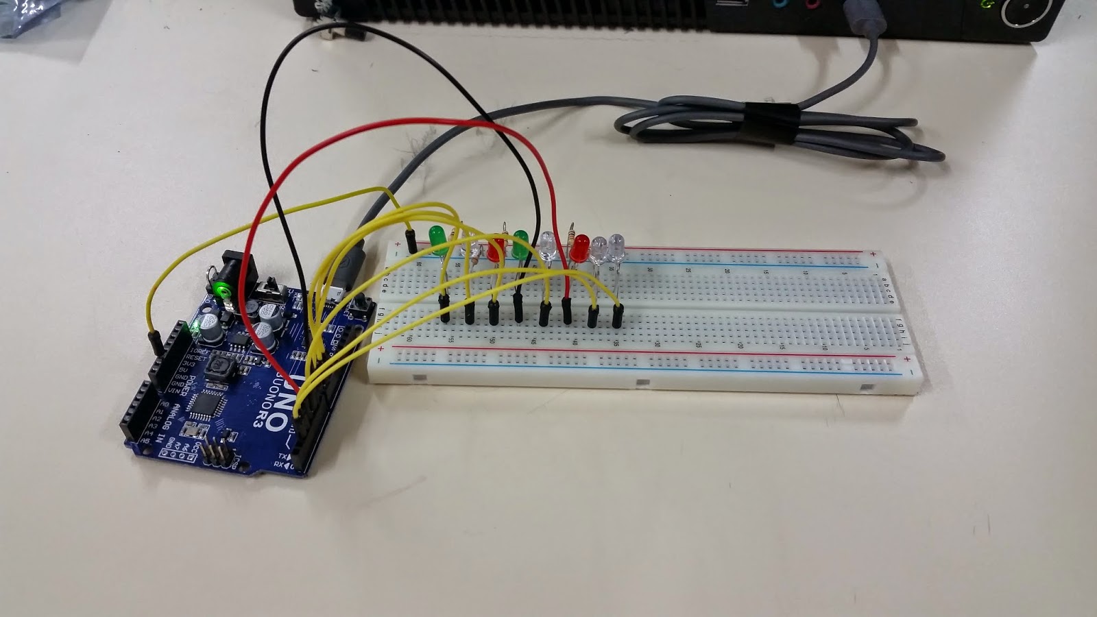 Arduino for beginers: Laboratorio 1 Arduino