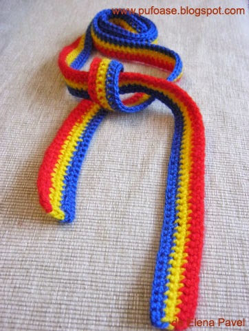 CACIULITE, VESTUTE SI ALTE HAINUTE: Cordon crosetat in trei culori ...