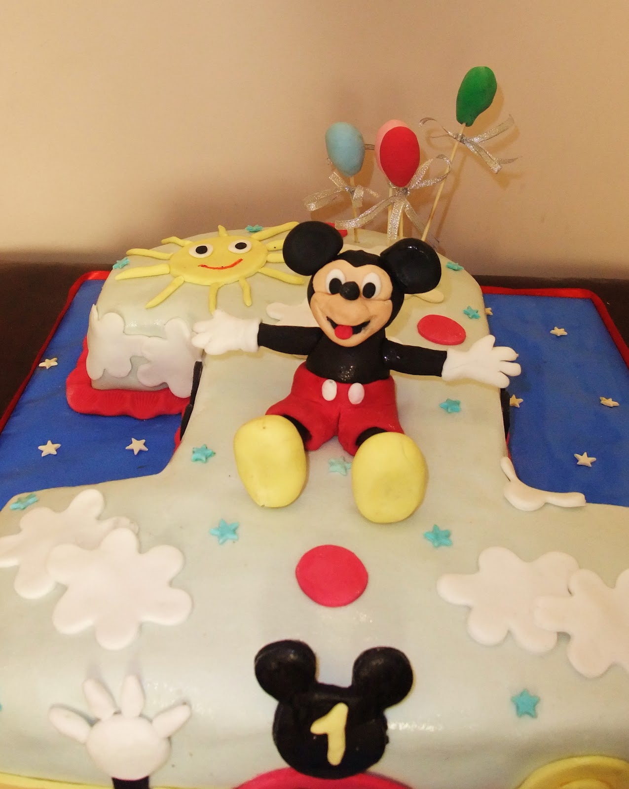 İpek Butik Pasta ,Çikolata ve Kurabiye: mickey mouse pastası