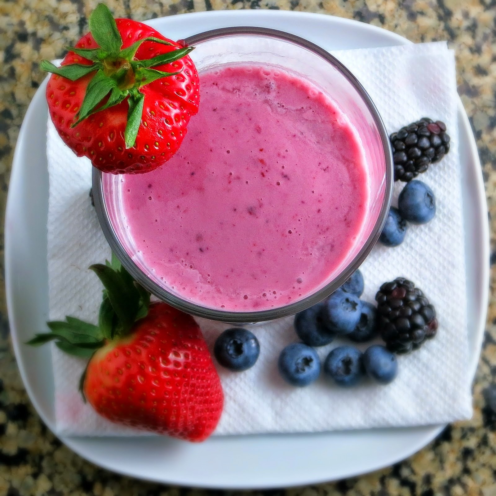 Karinna's VERDE: Berry-licious Smoothie