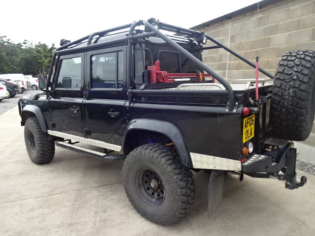Landrover Defender: LAND ROVER DEFENDER 110 TD5 *HIGH SPEC/ THOUSANDS SPENT