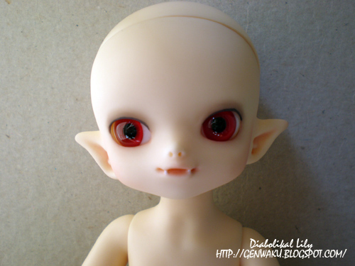 Sionnach Toys: My first face-up / Mi primer maquillaje