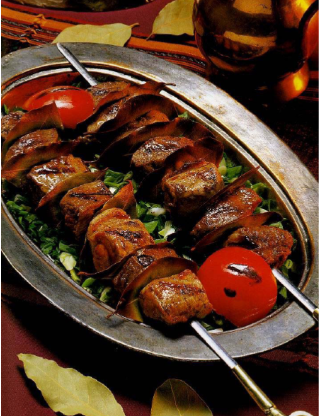 OSMANLI MUTFAĞININ LEZZETLİ YEMEKLERİ: DEFNELİ ŞİŞ KEBABI