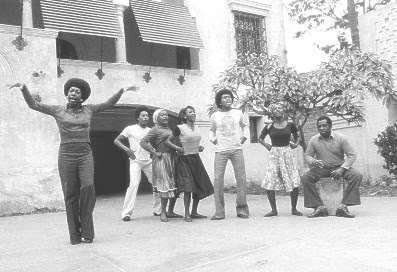 La Guitarra en el Perù: Victoria Santa Cruz 8, “ Me gritaron negra”