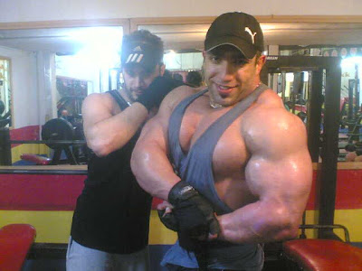 Muscle Lover: Iranian bodybuilding champion Isaac Ghavidel