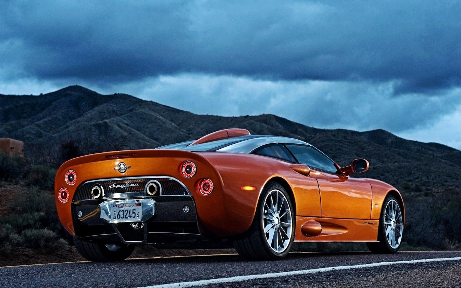 Wallpapers of beautiful cars: Spyker C8 Aileron Spyder