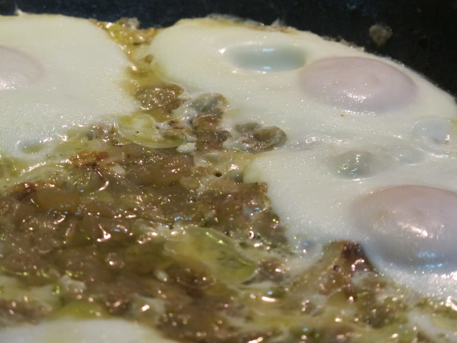 AL FUM DE LA XIMENERA : CHAYOTE CON CEBOLLA CARAMELIZADA Y HUEVO ESCALFADO.