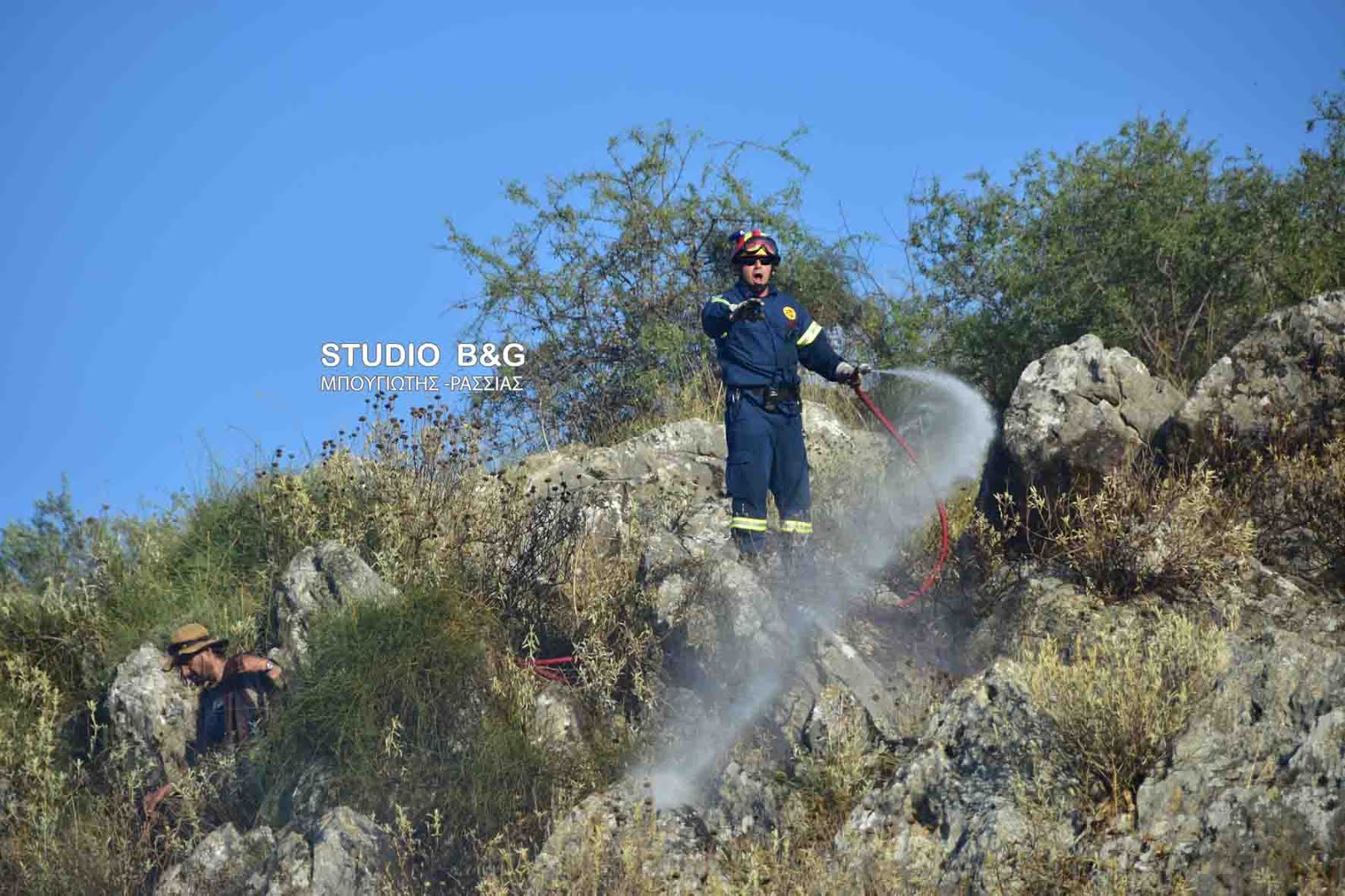 Φωτογραφία: ΠΥΡΚΑΓΙΑ ΞΕΣΠΑΣΕ ΣΤΟ ΛΟΦΟ ΤΟΥ ΠΡΟΦΗΤΗ ΗΛΙΑ ΣΤΗΝ ΕΙΣΟΔΟ ΤΗΣ ...